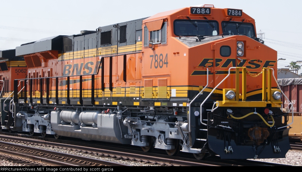 BNSF 7884